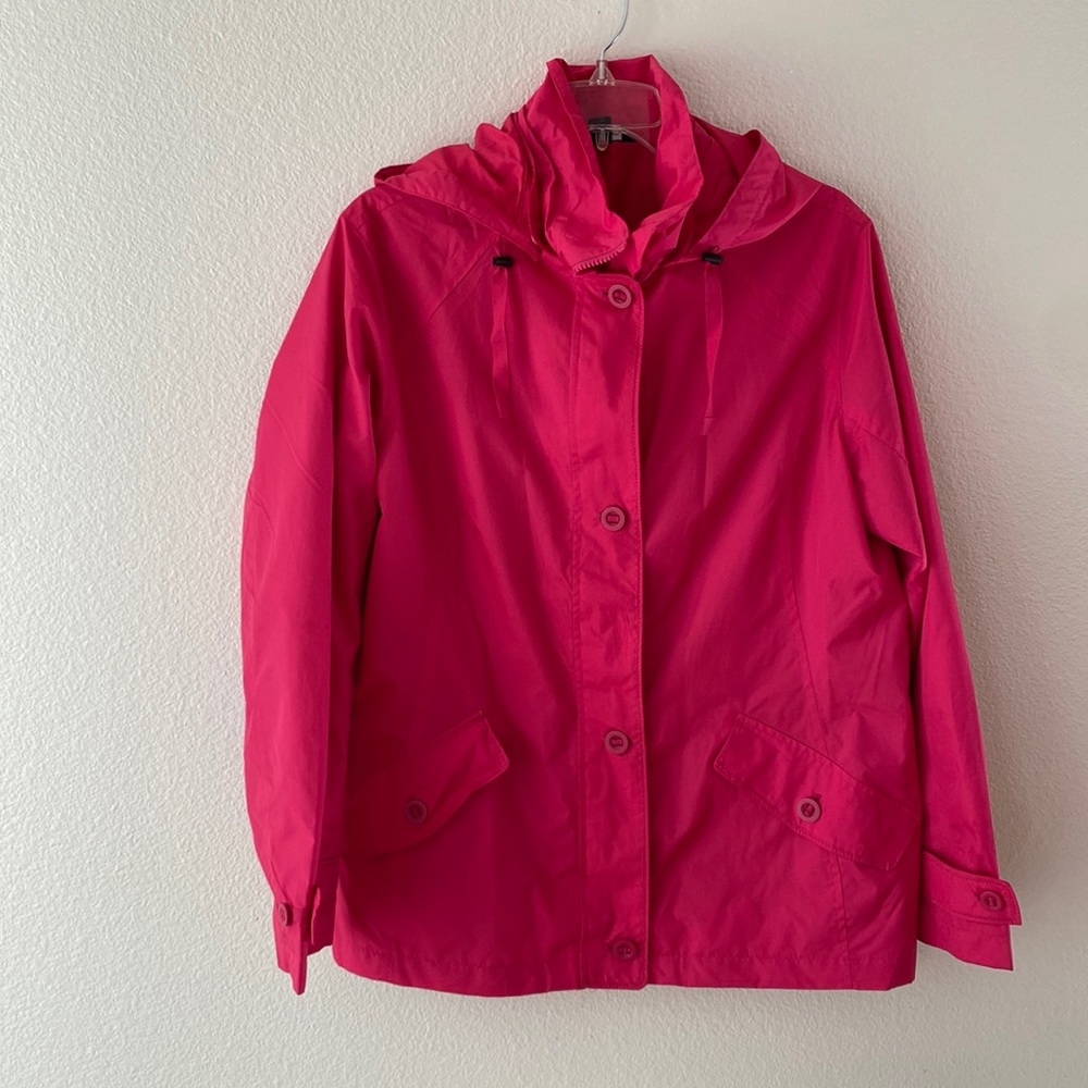 Beautiful Landsend Rain Jacket Fuchsia In Color. - Gem
